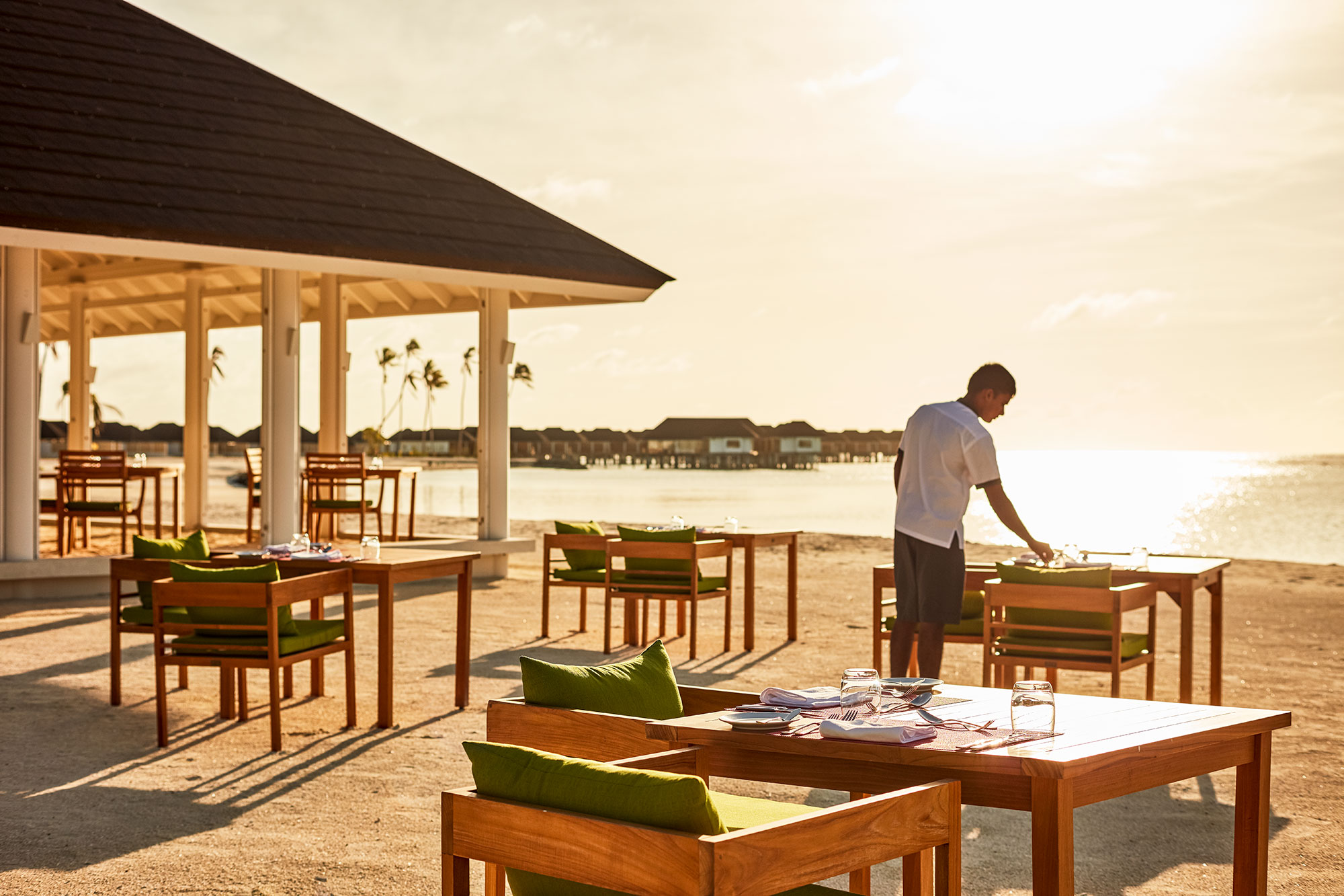 Maldives Restaurants & Bars | Sun Siyam Olhuveli 4 Star Resort